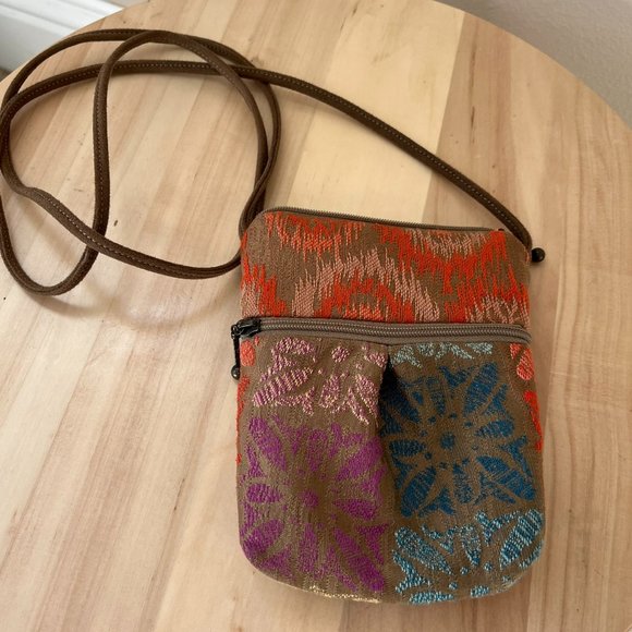 Maruca | Bags | Maruca Crossbody Tapestry Bag Purse Made In Boulder Co ...